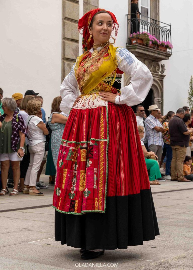 Guide to the Traditional Costumes of Viana do Castelo & Minho