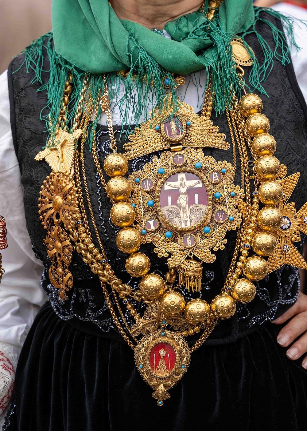 Guide to the Traditional Costumes of Viana do Castelo & Minho