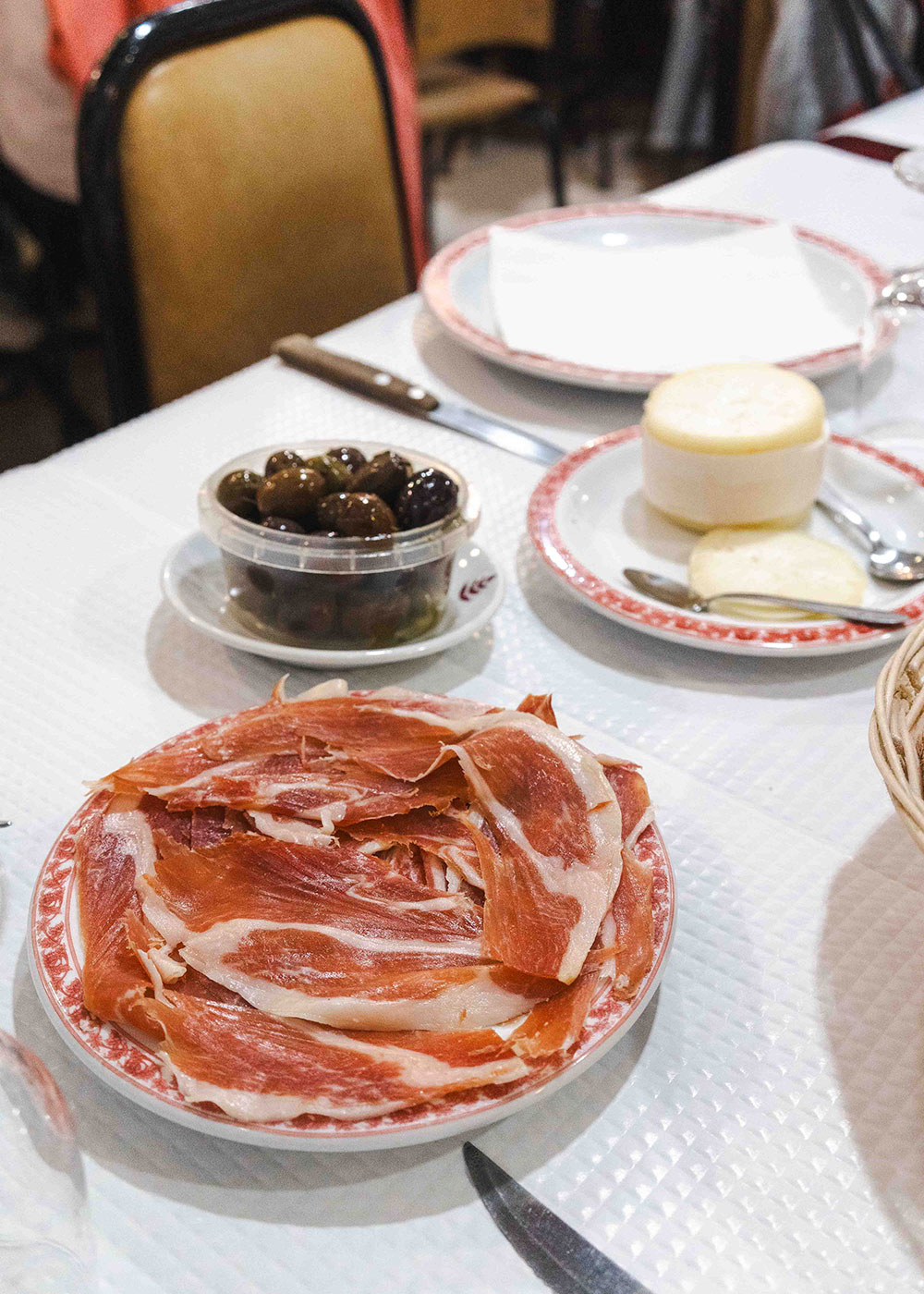 32 Best Tascas in Lisbon: Where to Eat Traditional Portuguese Food