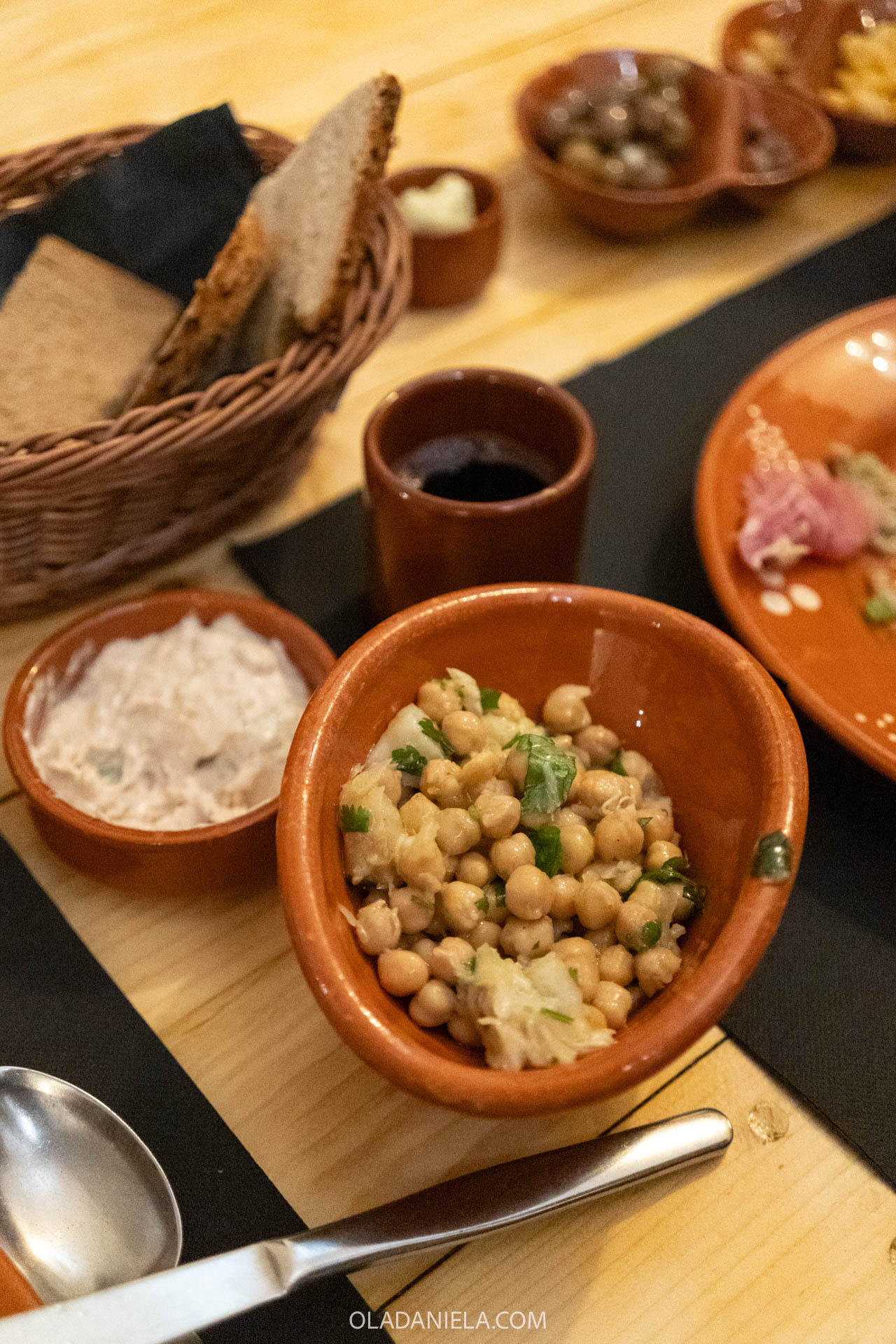 Best Lisbon Fado Shows (That I’ve Seen) & Fado Restaurant Guide